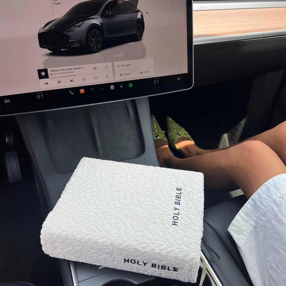 WHITE BOUCLÉ BIBLE COVER – KAINOS STUDIOS